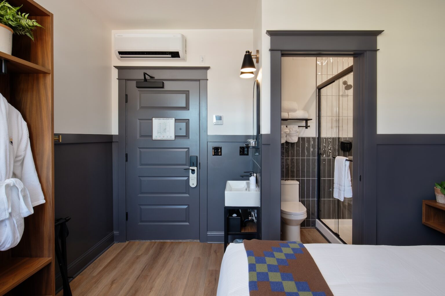 Hood River Hotel Rooms & Suites | Lightwell Hotel