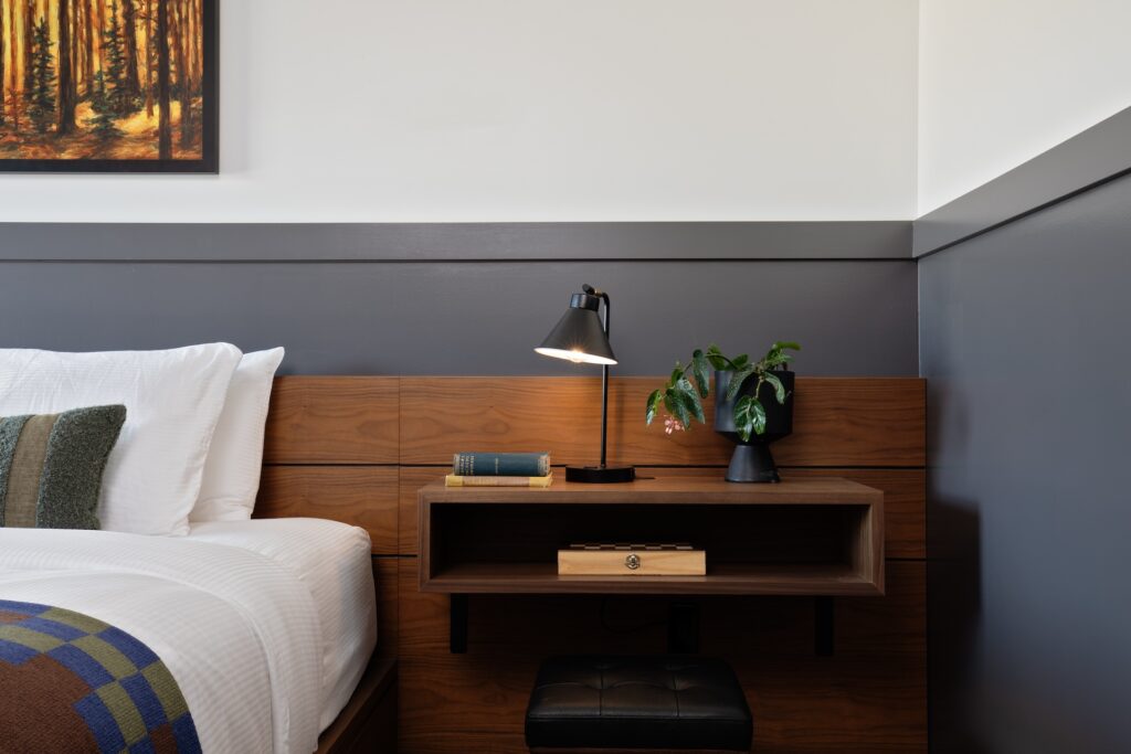 Hood River Hotel Rooms & Suites | Lightwell Hotel