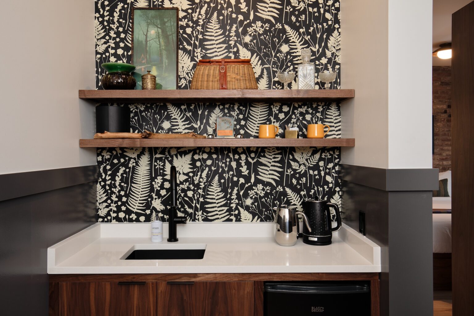 Hood River Hotel Rooms & Suites | Lightwell Hotel