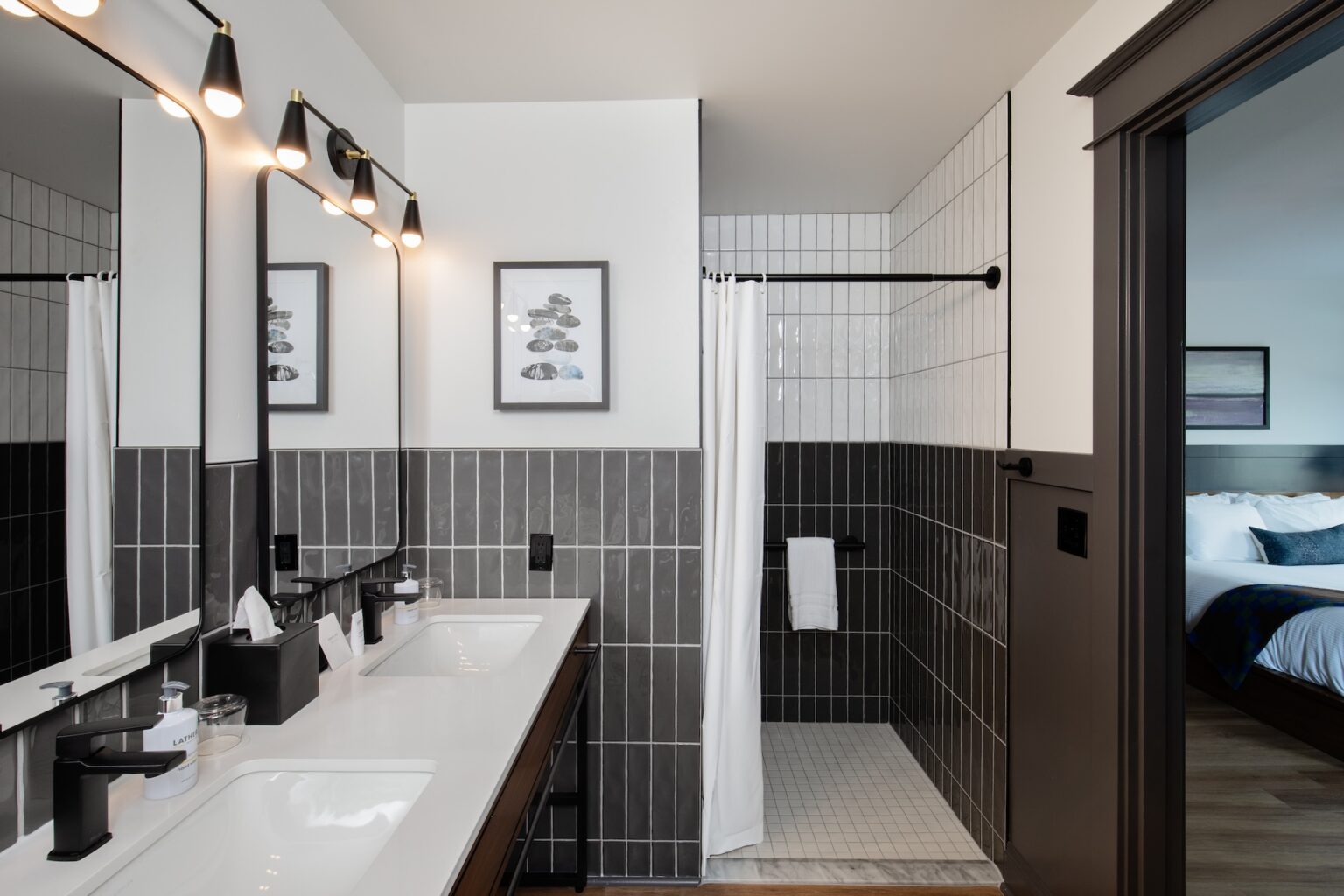 Hood River Hotel Rooms & Suites | Lightwell Hotel