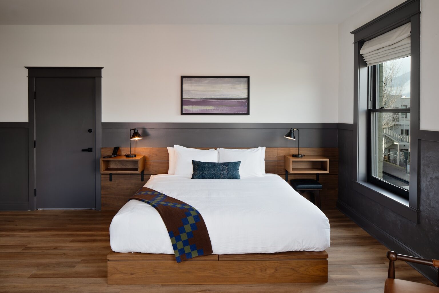 Hood River Hotel Rooms & Suites | Lightwell Hotel