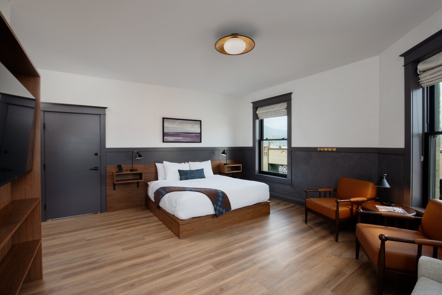 Hood River Hotel Rooms & Suites | Lightwell Hotel