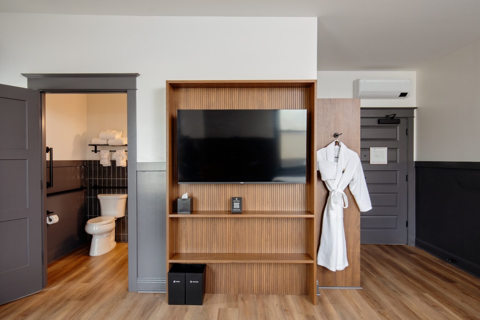 Hood River Hotel Rooms & Suites | Lightwell Hotel